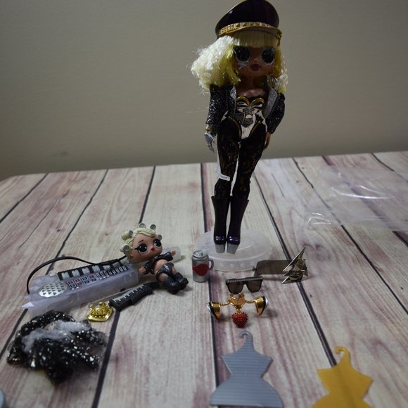 L.O.L. Surprise! | Toys | Lol Surprise Remix Rock Fame Queen With ...